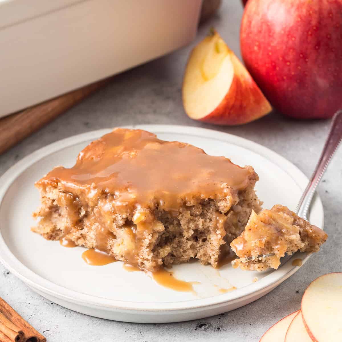 Easy Apple Crumble Cake