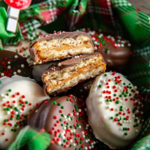 Chocolate-Dipped Ritz Cracker Cookies