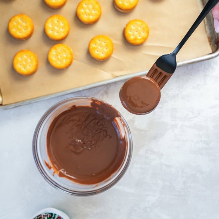 Chocolate-Dipped Ritz Cracker Cookies